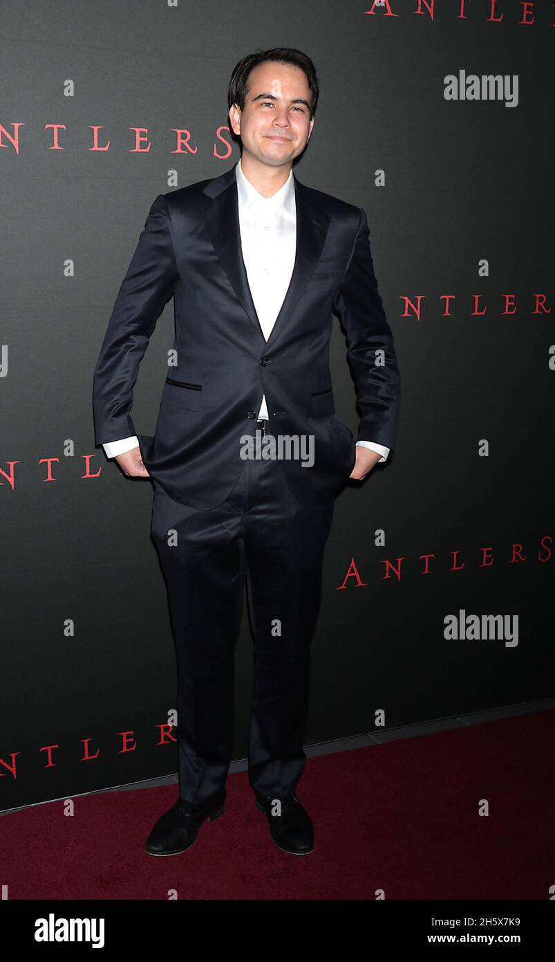 New York - NY - 20211025 Stars attend the Special Screening of Antlers ...