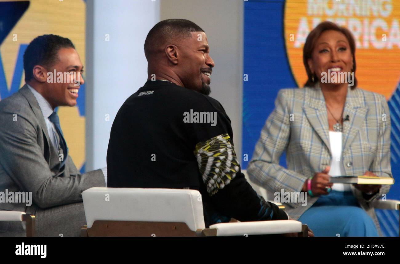 New York - NY - 20211018 Jamie Foxx appears on Good Morning America to ...