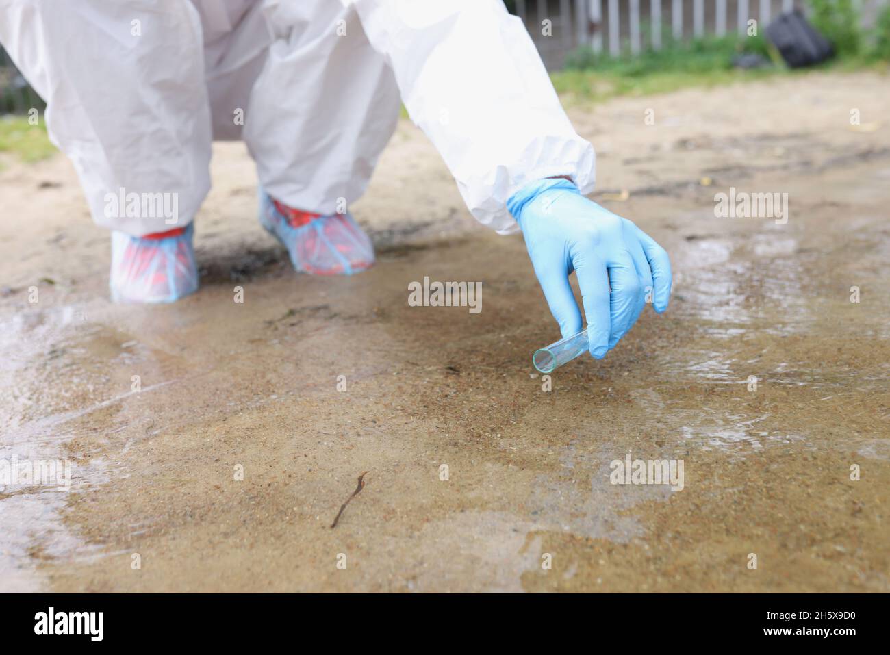 Scientist taking water samples hi-res stock photography and images - Alamy