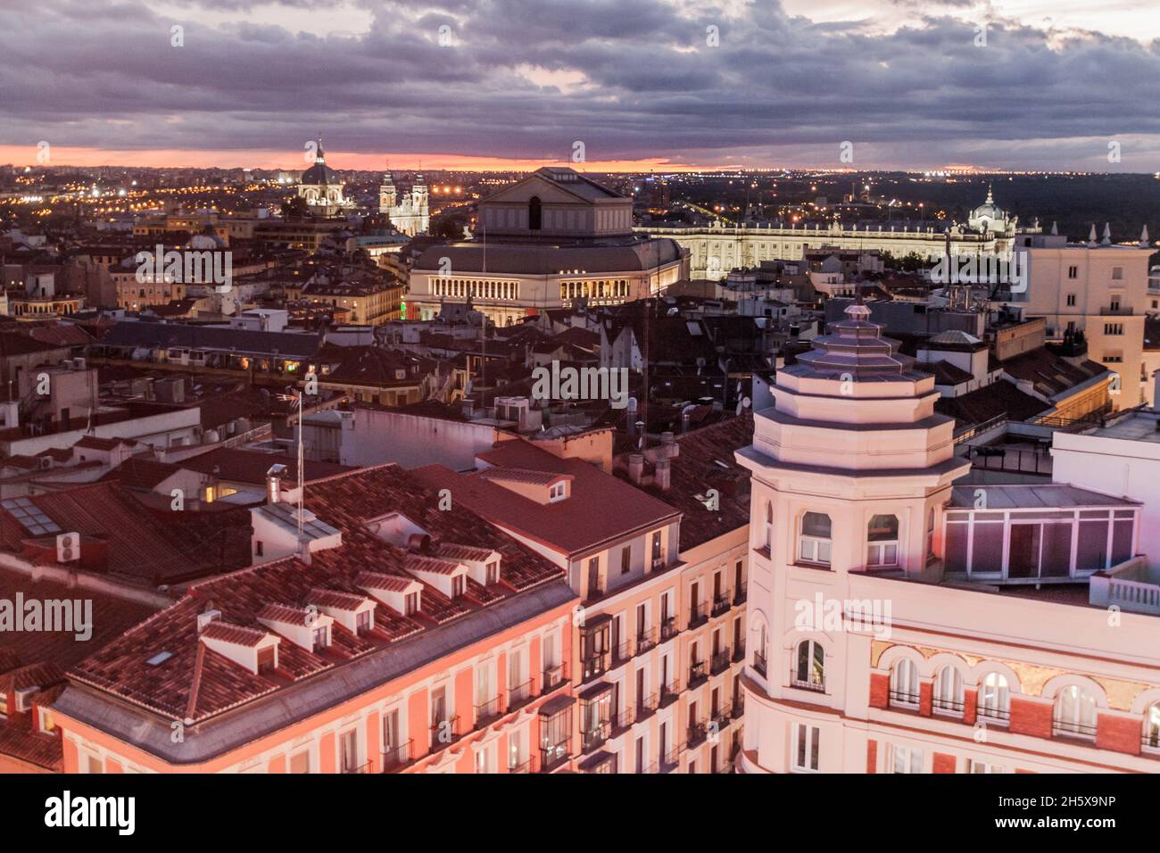 Skyline madrid during sunset hi-res stock photography and images - Alamy