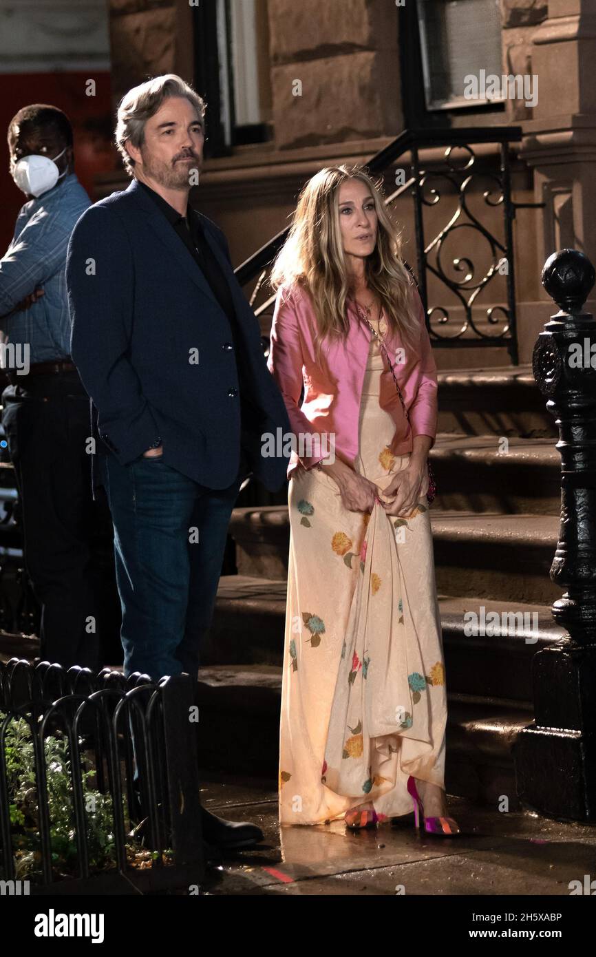 New York - NY - 20211020 - Jon Tenney and Sarah Jessica Parker Filming ...