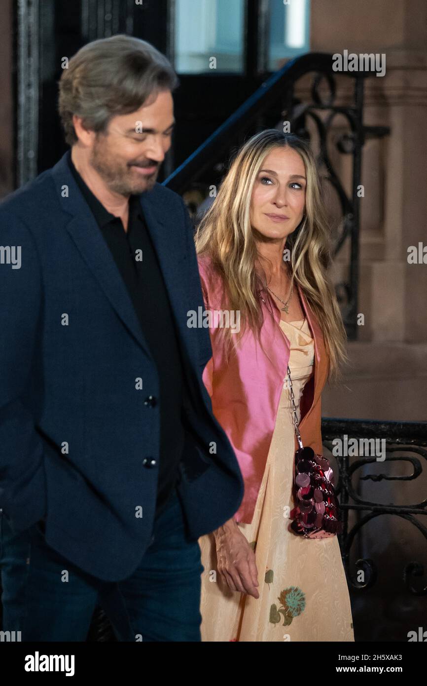 New York - NY - 20211020 - Jon Tenney and Sarah Jessica Parker Filming ...