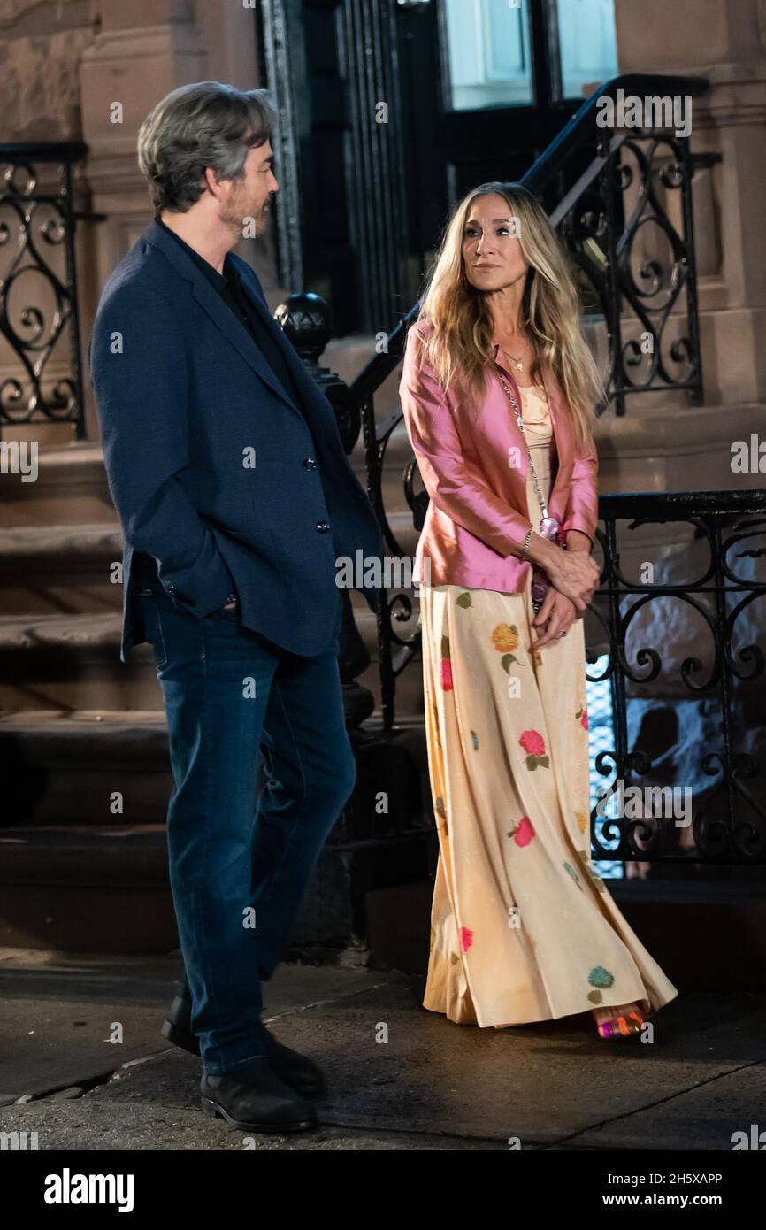New York - NY - 20211020 - Jon Tenney and Sarah Jessica Parker Filming ...
