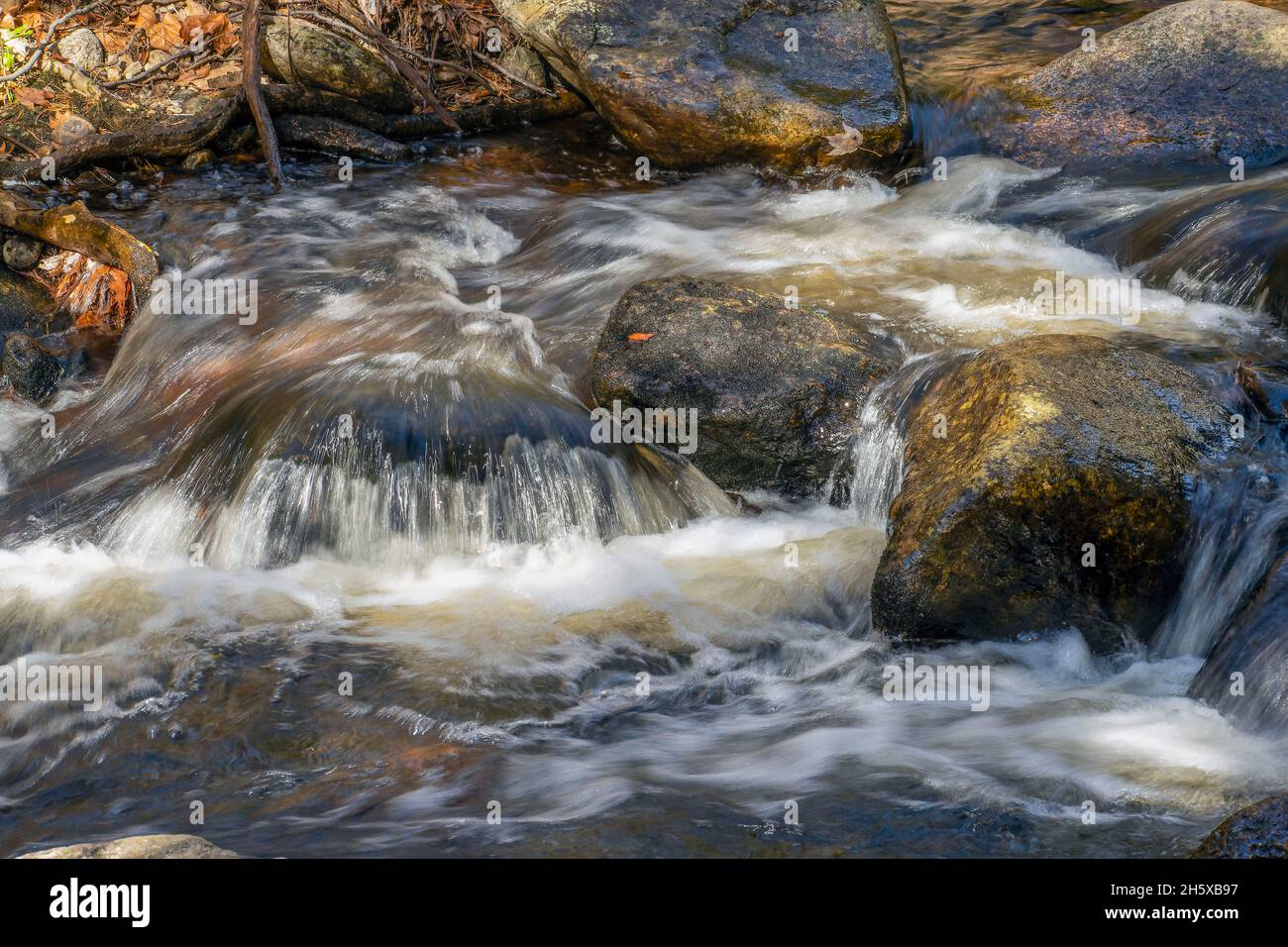 Flowing cascadng water hi-res stock photography and images - Alamy