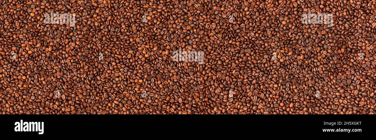 Fresh roasted coffee beans background. Top view. Horizontal banner ...