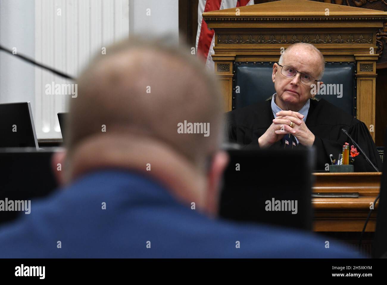 Sides closed hi-res stock photography and images - Alamy