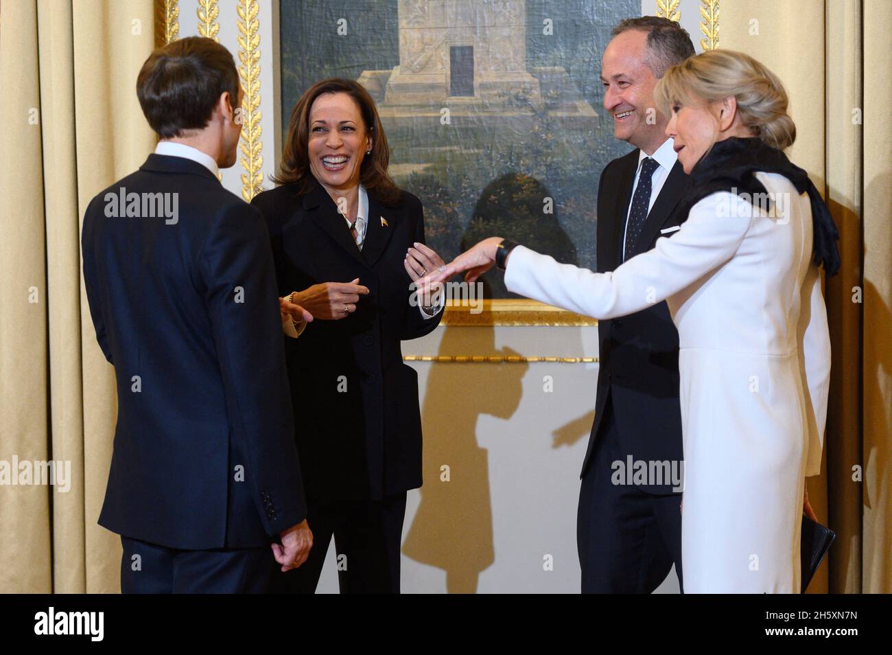 Paris, France. 11th Nov, 2021. French President Emmanuel Macron and his ...
