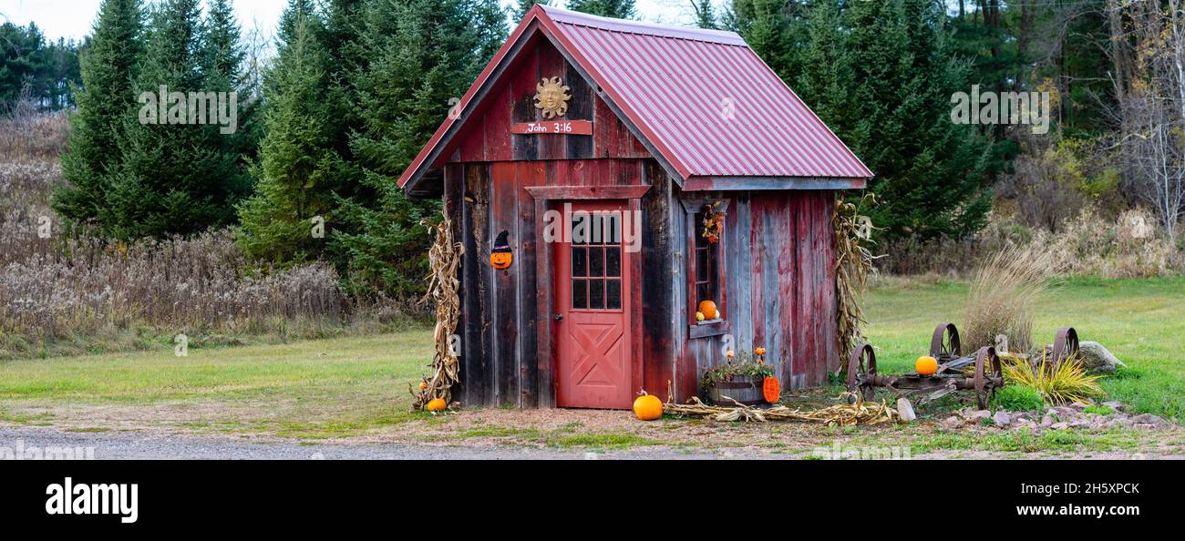 Old red shed decorated for fall in Wisconsin, panorama Stock Photo - Alamy