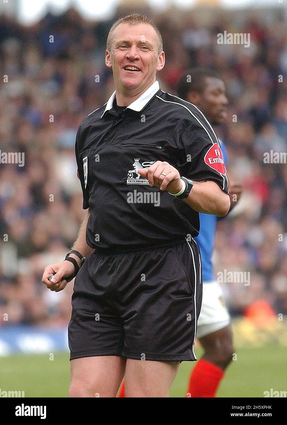 portsmouth v charlton REFEREE GRAHAM POLL PIC MIKE WALKER, 2005 Stock ...