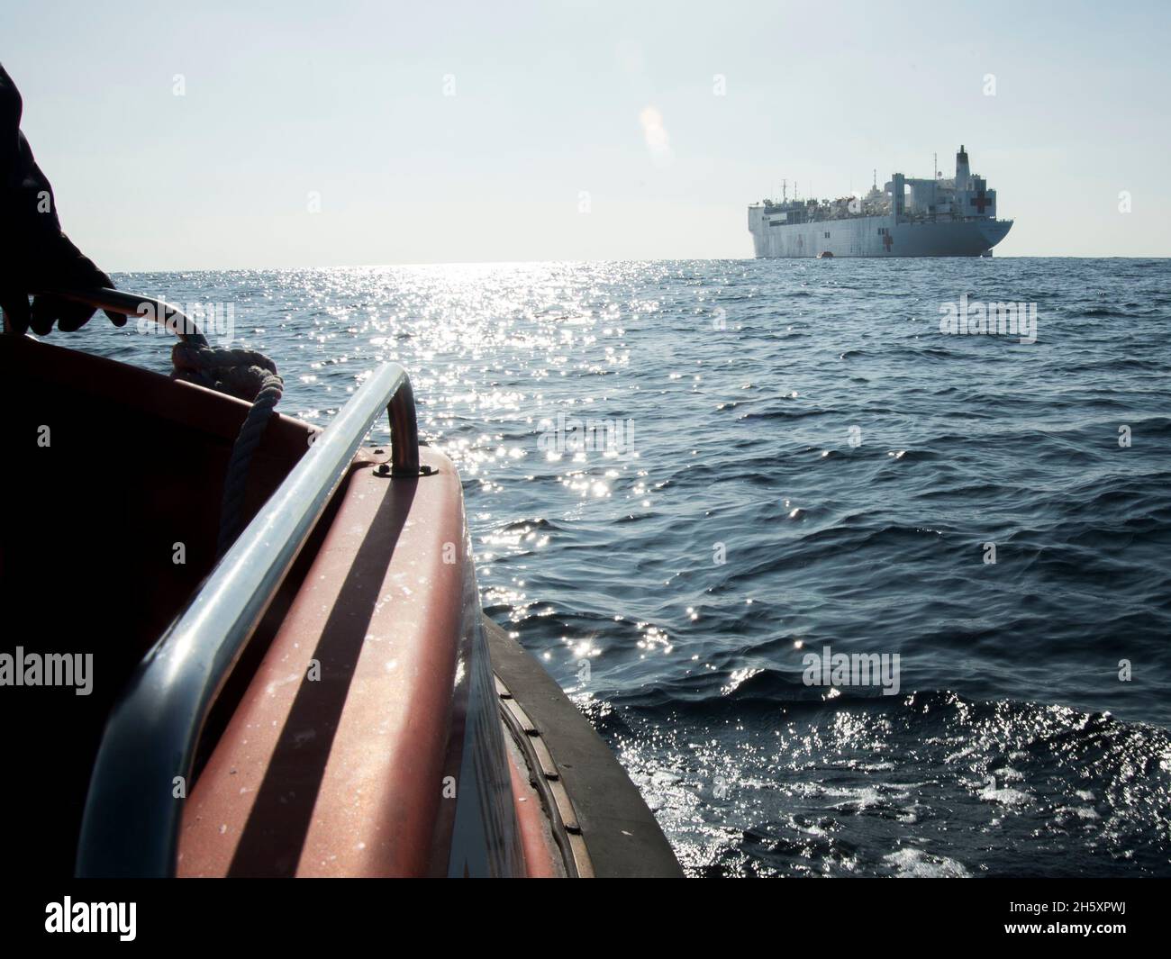 211109-N-AU520-2099 PACIFIC OCEAN (Nov. 9, 2021) Civilian mariners ...