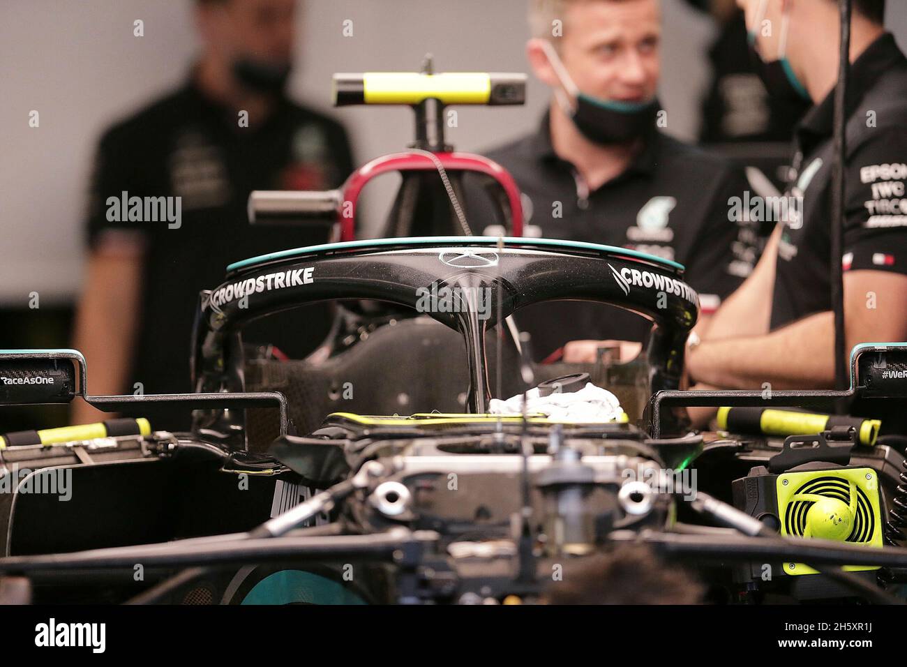 Formula 1 mechanics assemble hi-res stock photography and images - Alamy