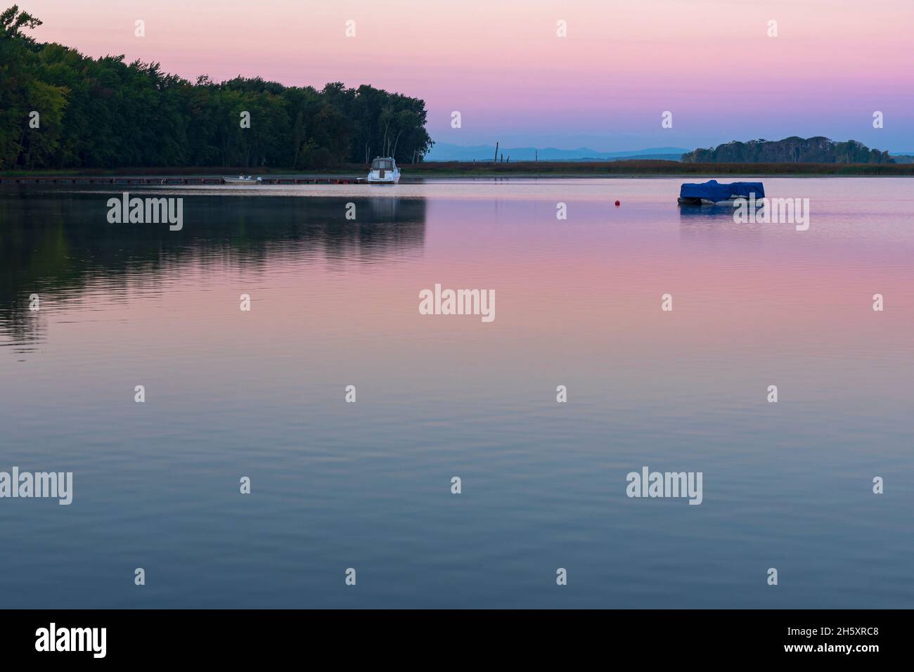Saint albans bay hi-res stock photography and images - Alamy