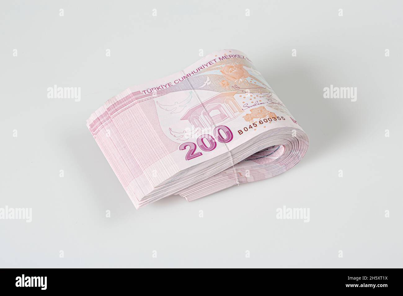Turkish Lira banknote. 200 Turkish lira isolated on white background ...