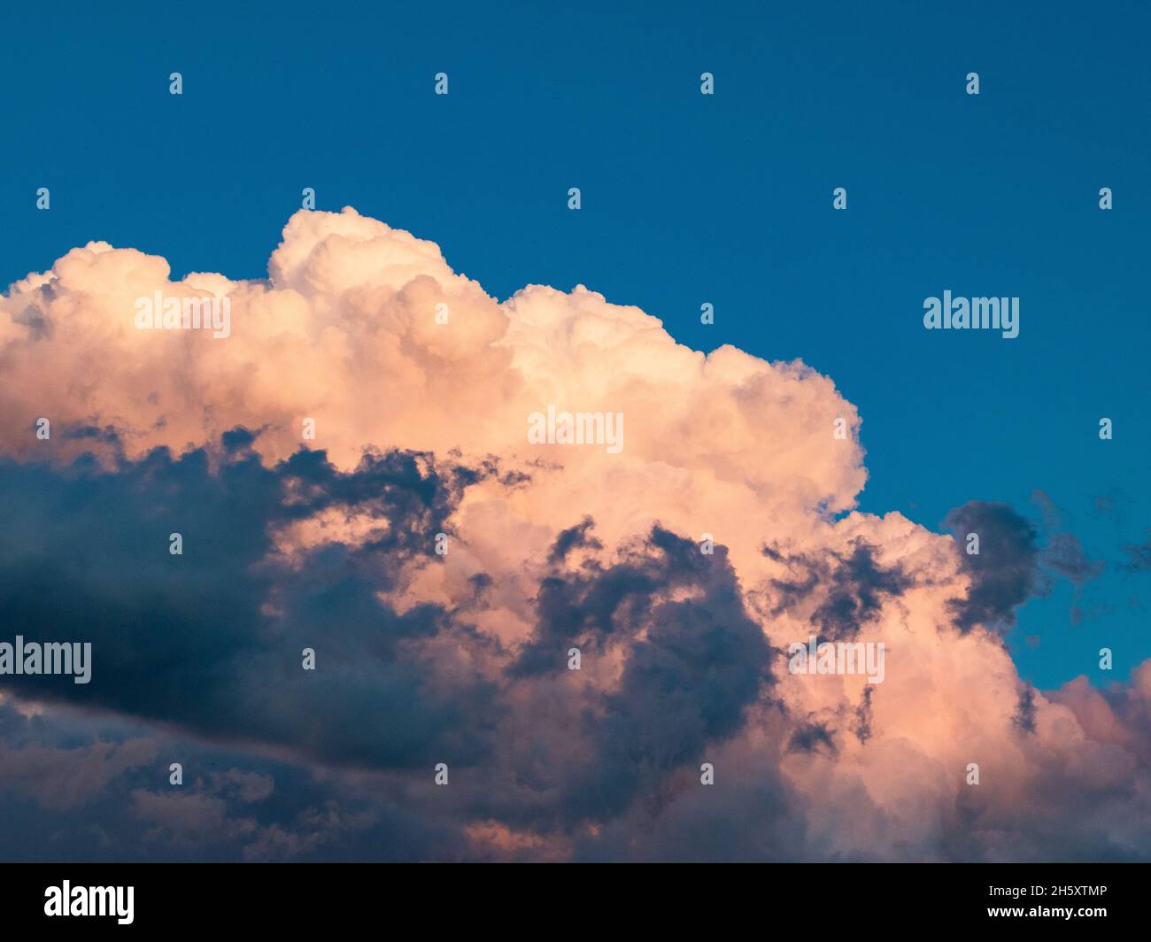 Clouds in a sunny day hi-res stock photography and images - Alamy