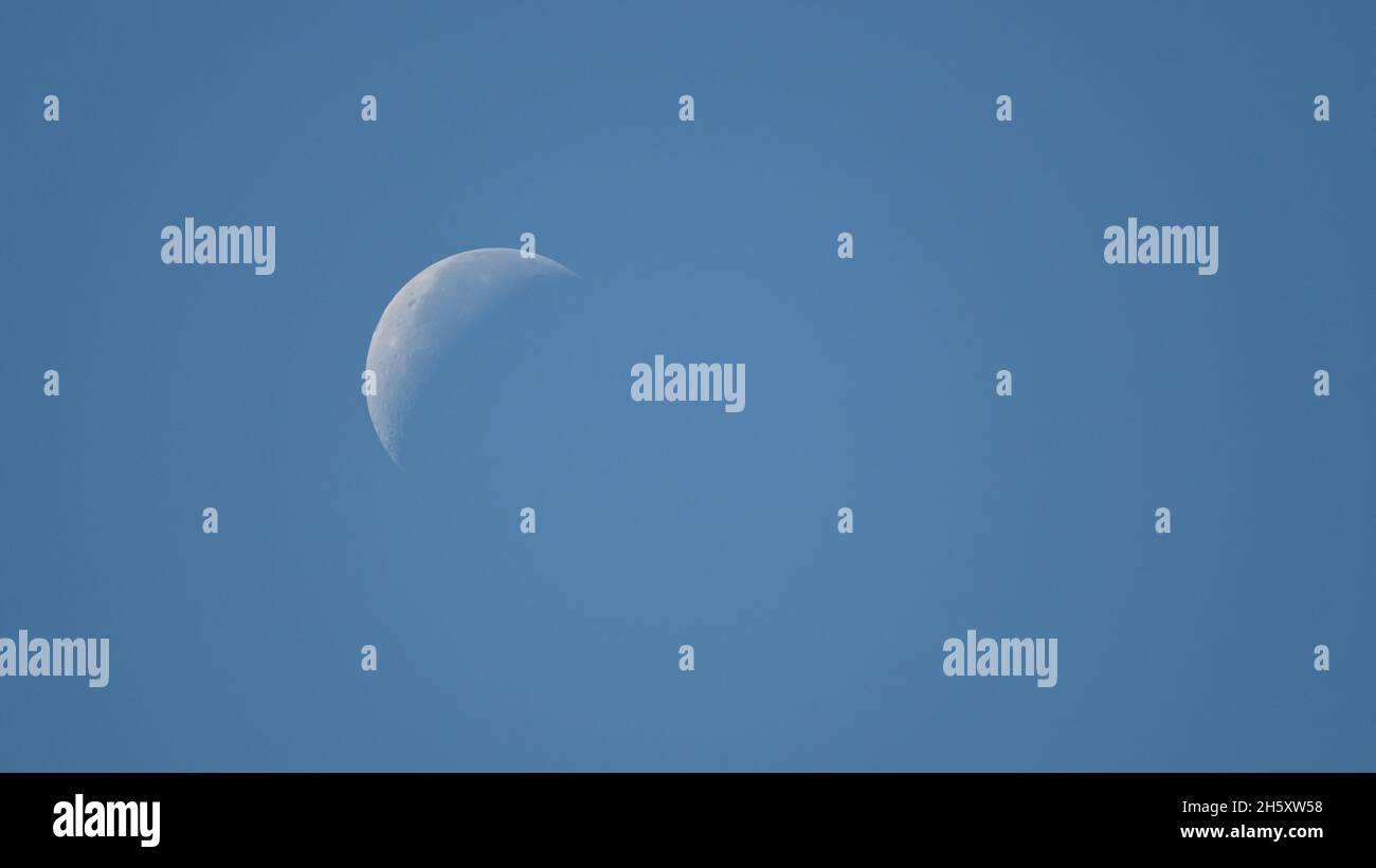 Left hand moon hi-res stock photography and images - Alamy