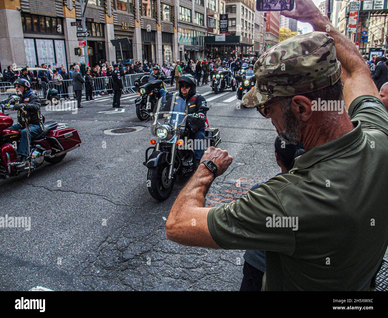 102nd veterans day parade hi-res stock photography and images - Alamy