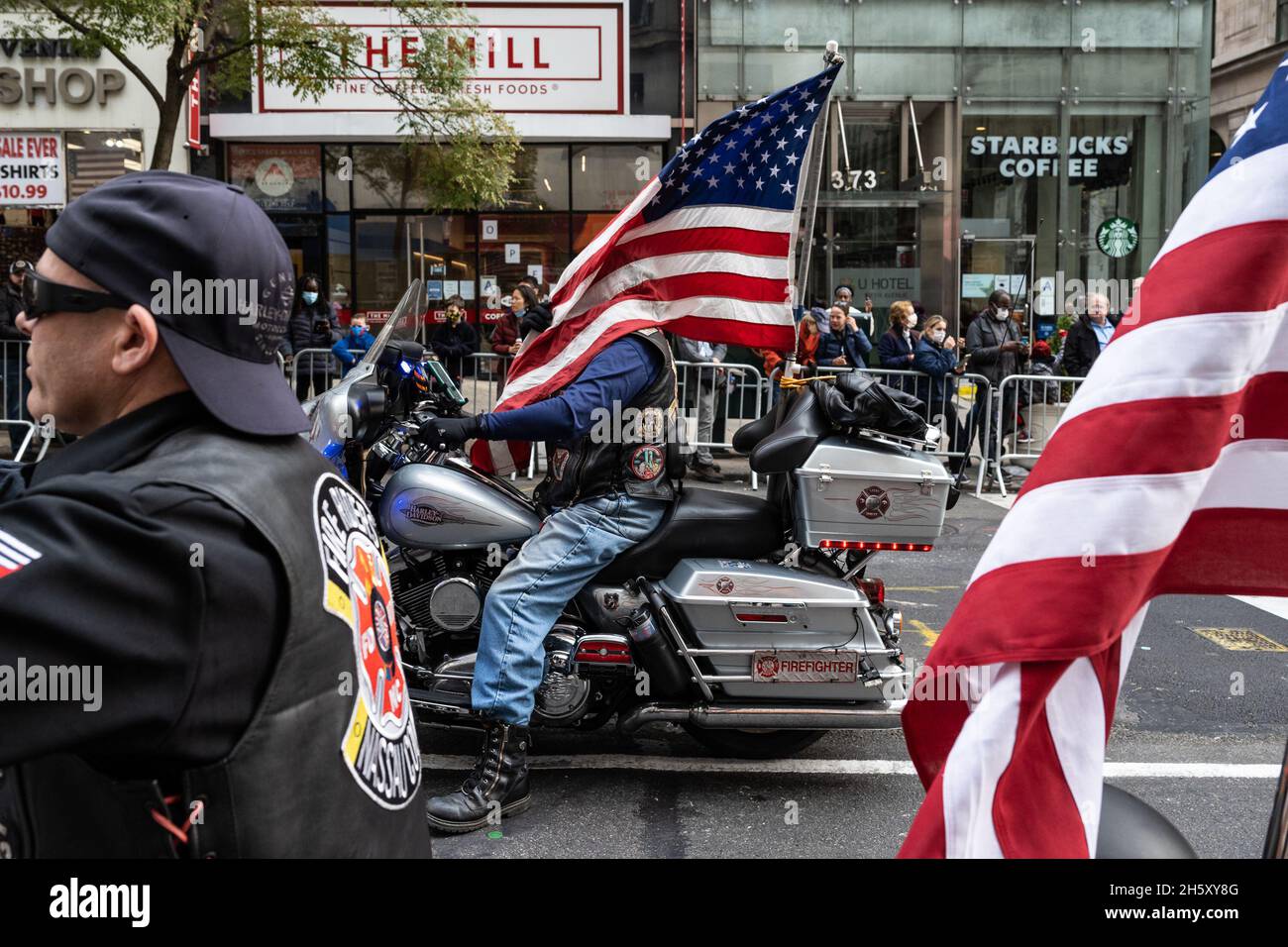 Members of veterans motorcycle group participate in the 102nd Veterans ...