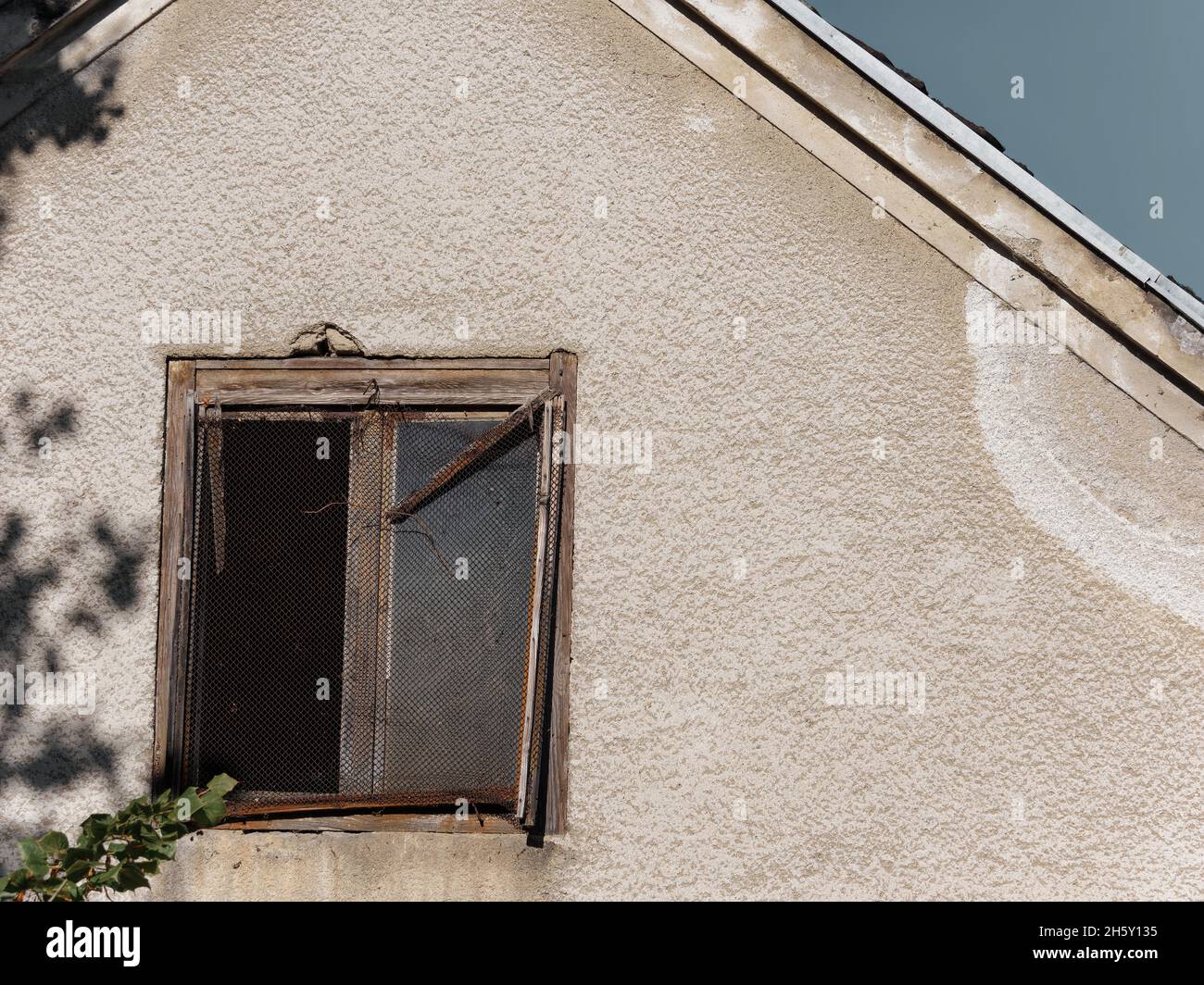 Old damaged weathered wooden window with a wire mesh Stock Photo - Alamy