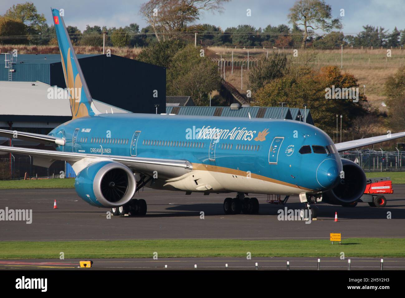 Vietnam airlines 787 airliner hi-res stock photography and images - Alamy