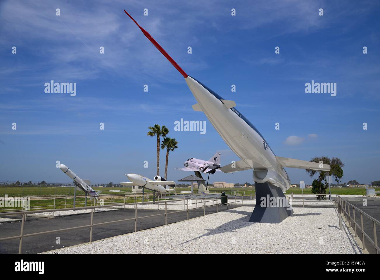 Naval satellite operations center hi-res stock photography and images ...