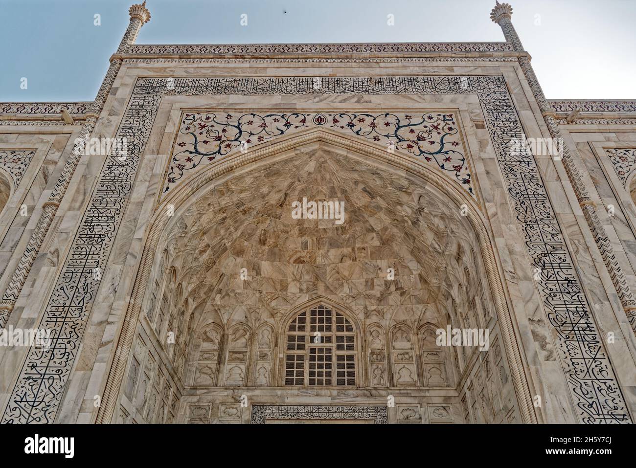 Entry door of taj mahal hi-res stock photography and images - Alamy