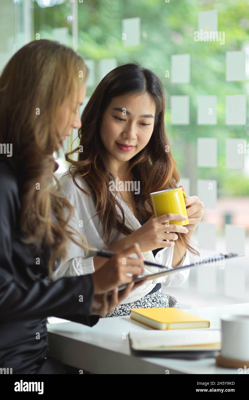 Review paperwork hi-res stock photography and images - Alamy