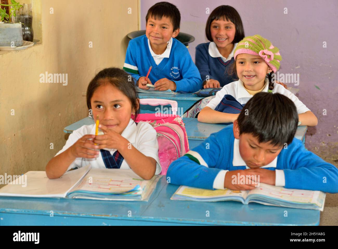 Primary schoolchildren in class at the Nono school, Nono, Pichincha ...