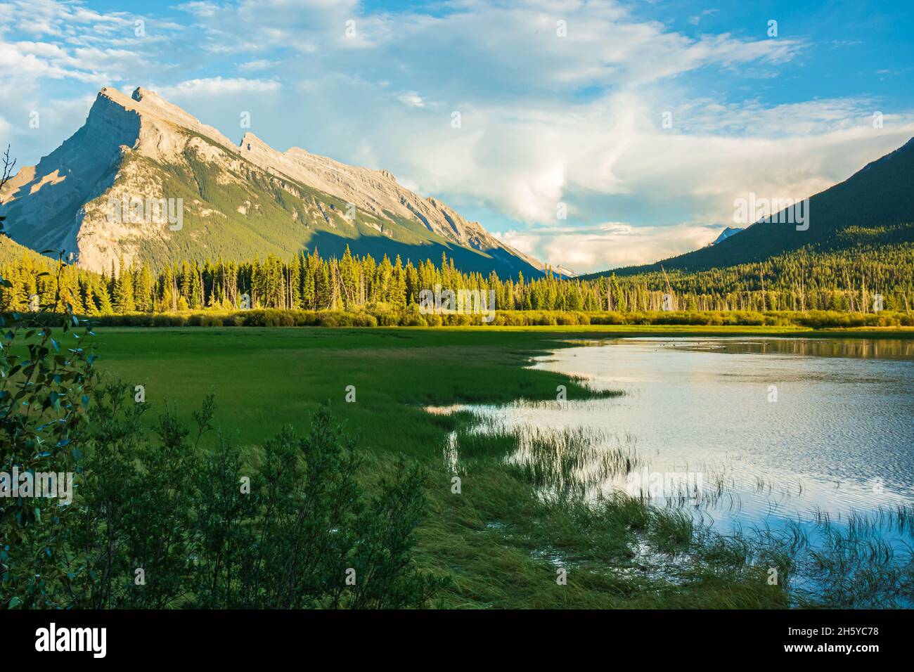 Vermillion Lake Banff National Park Alberta Canada Stock Photo - Alamy