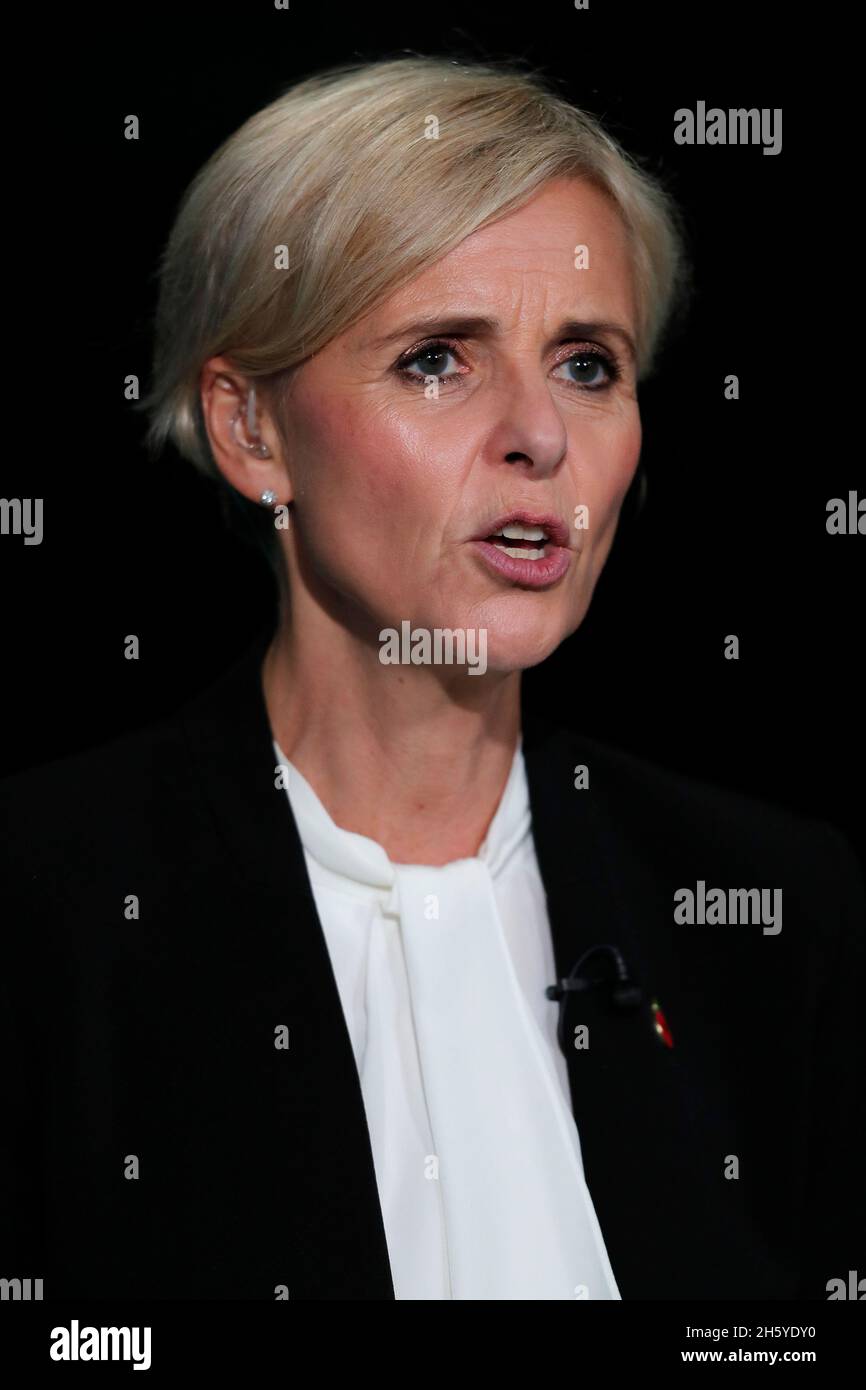 Anna jones hi-res stock photography and images - Alamy