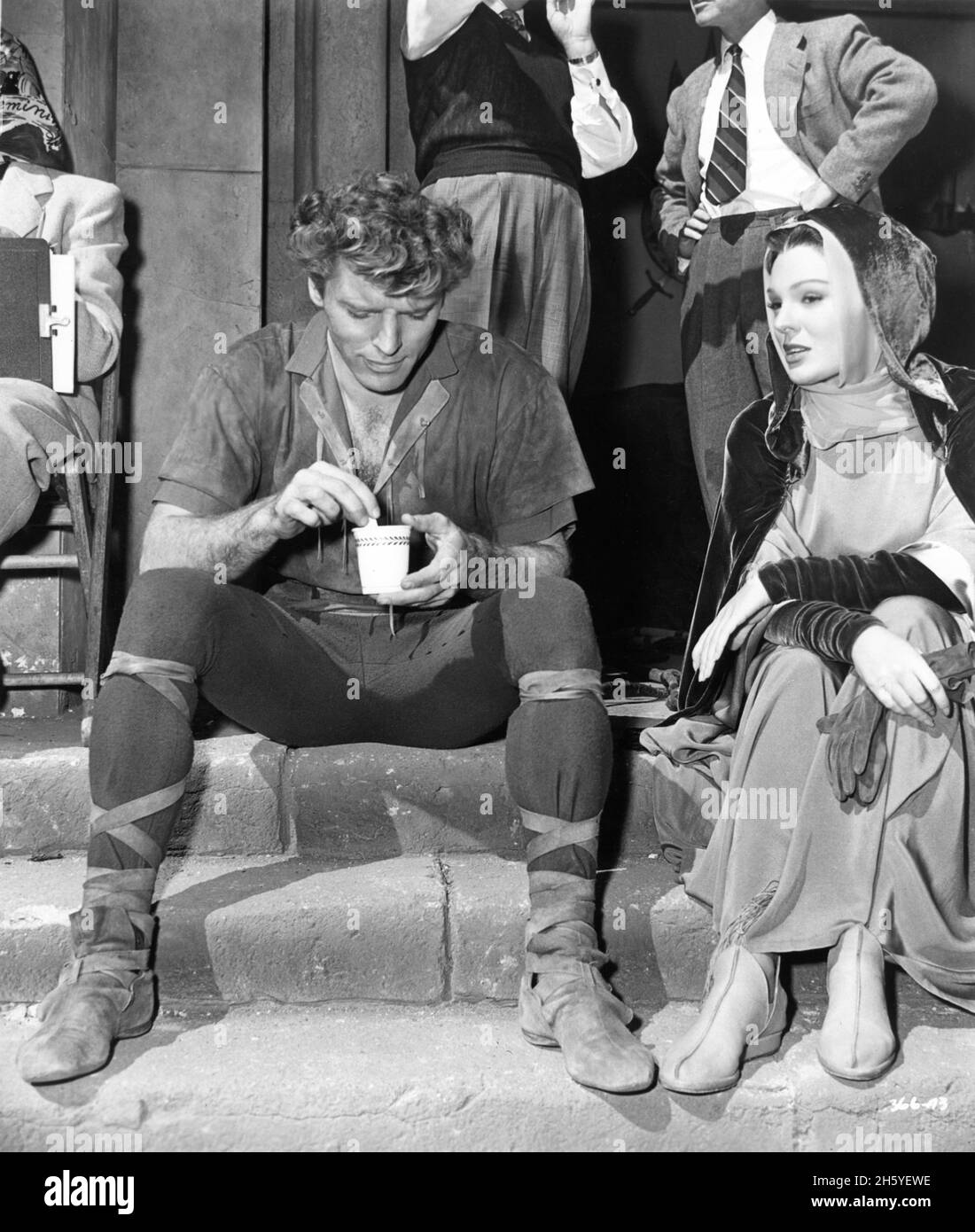 Burt lancaster flame arrow 1950 hi-res stock photography and images - Alamy