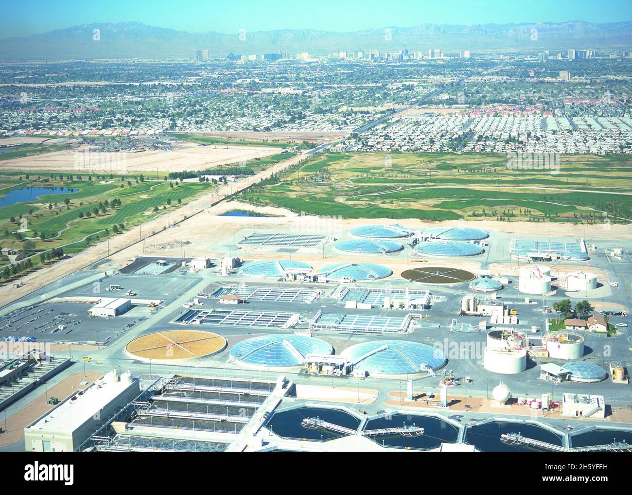 Las vegas urban sprawl hi-res stock photography and images - Alamy