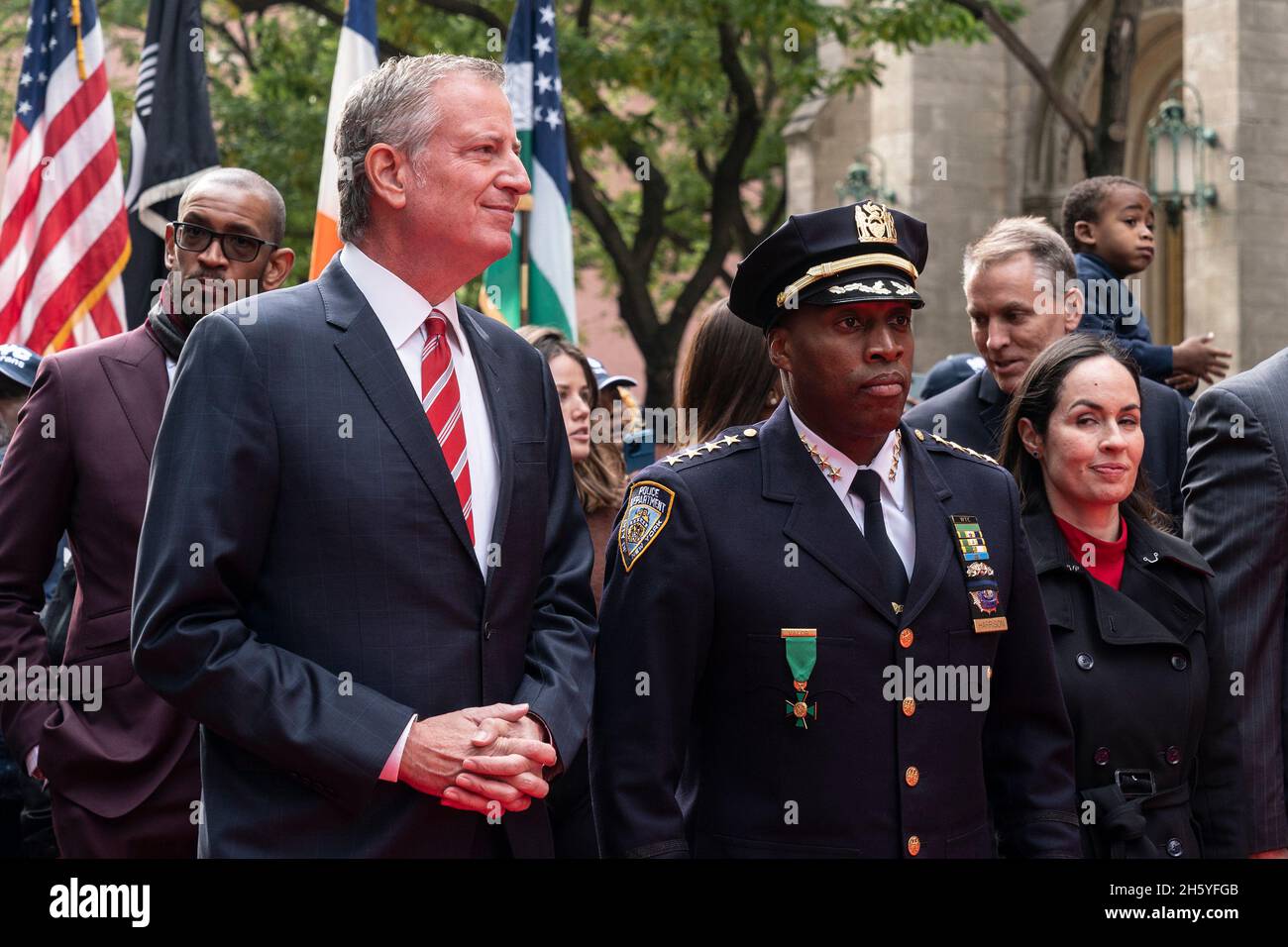 Mayor Bill de Blasio and Chief of Department Rodney Harrison march at ...