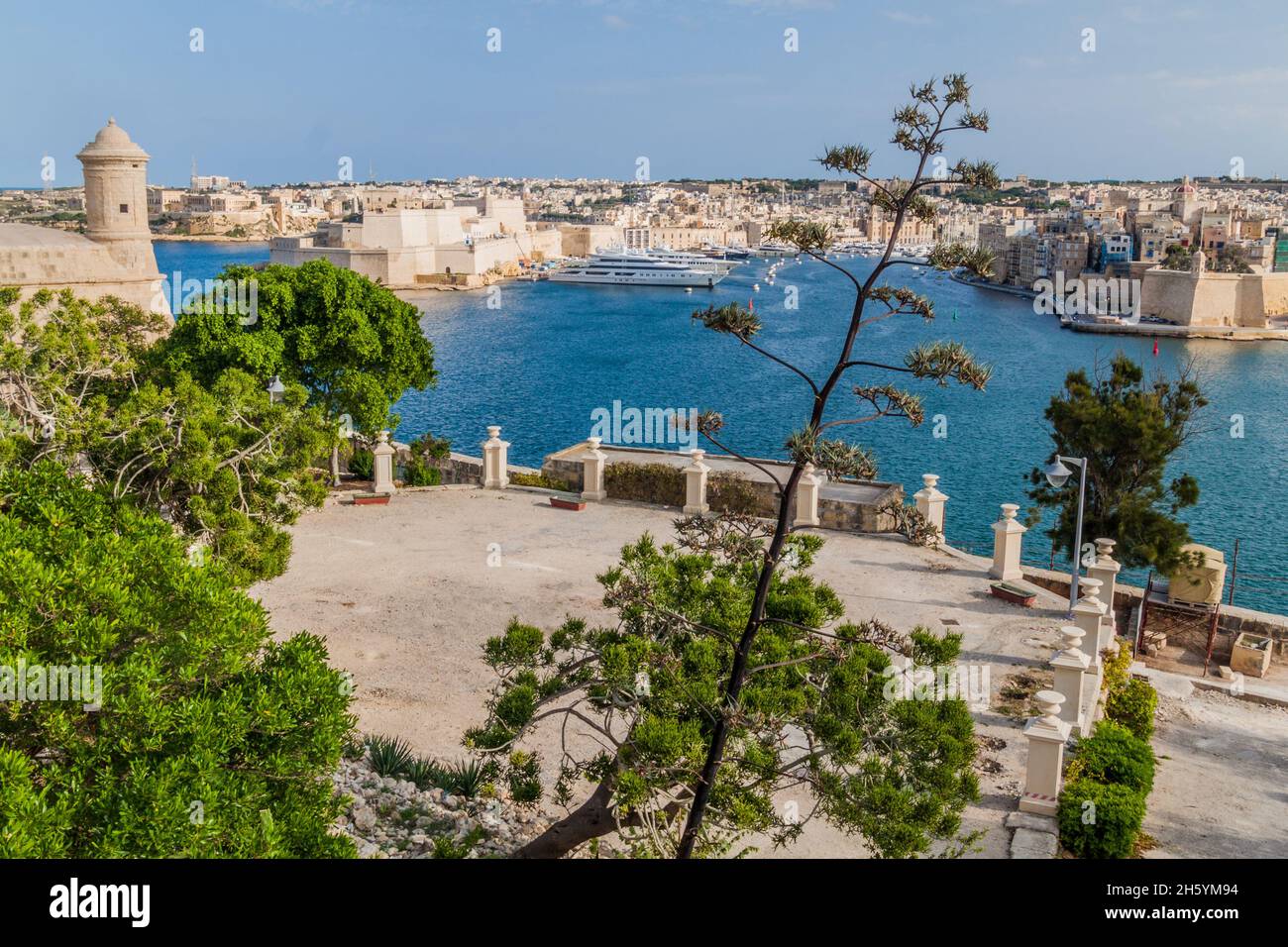 View over Grand Harbour from Herbert Ganado Gardens in Valletta, Malta ...