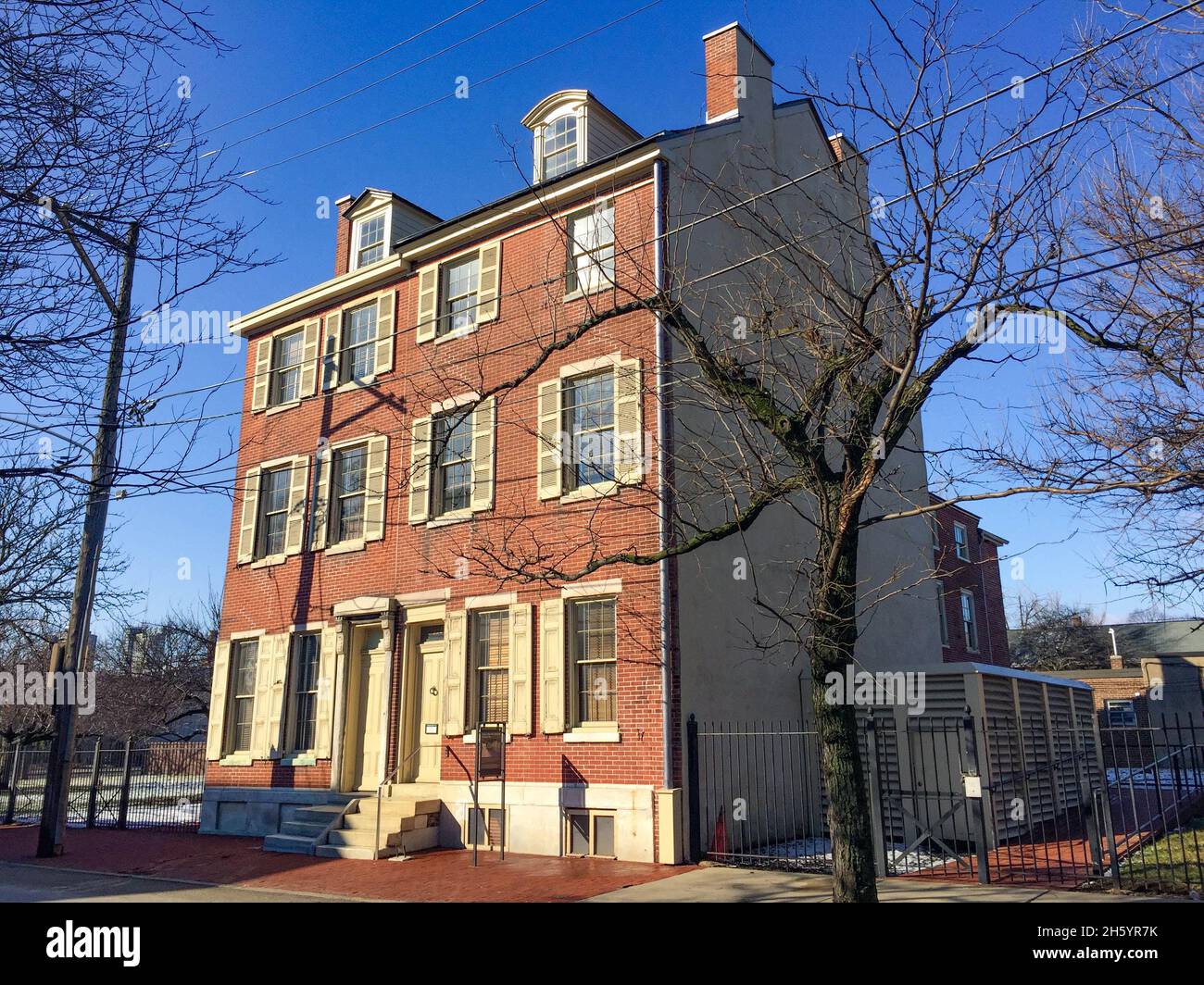 Edgar allan poe house hi-res stock photography and images - Alamy