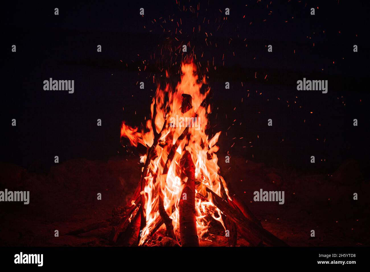 night bonfire, photograph of the hearth, burning bonfire, tourism Stock ...