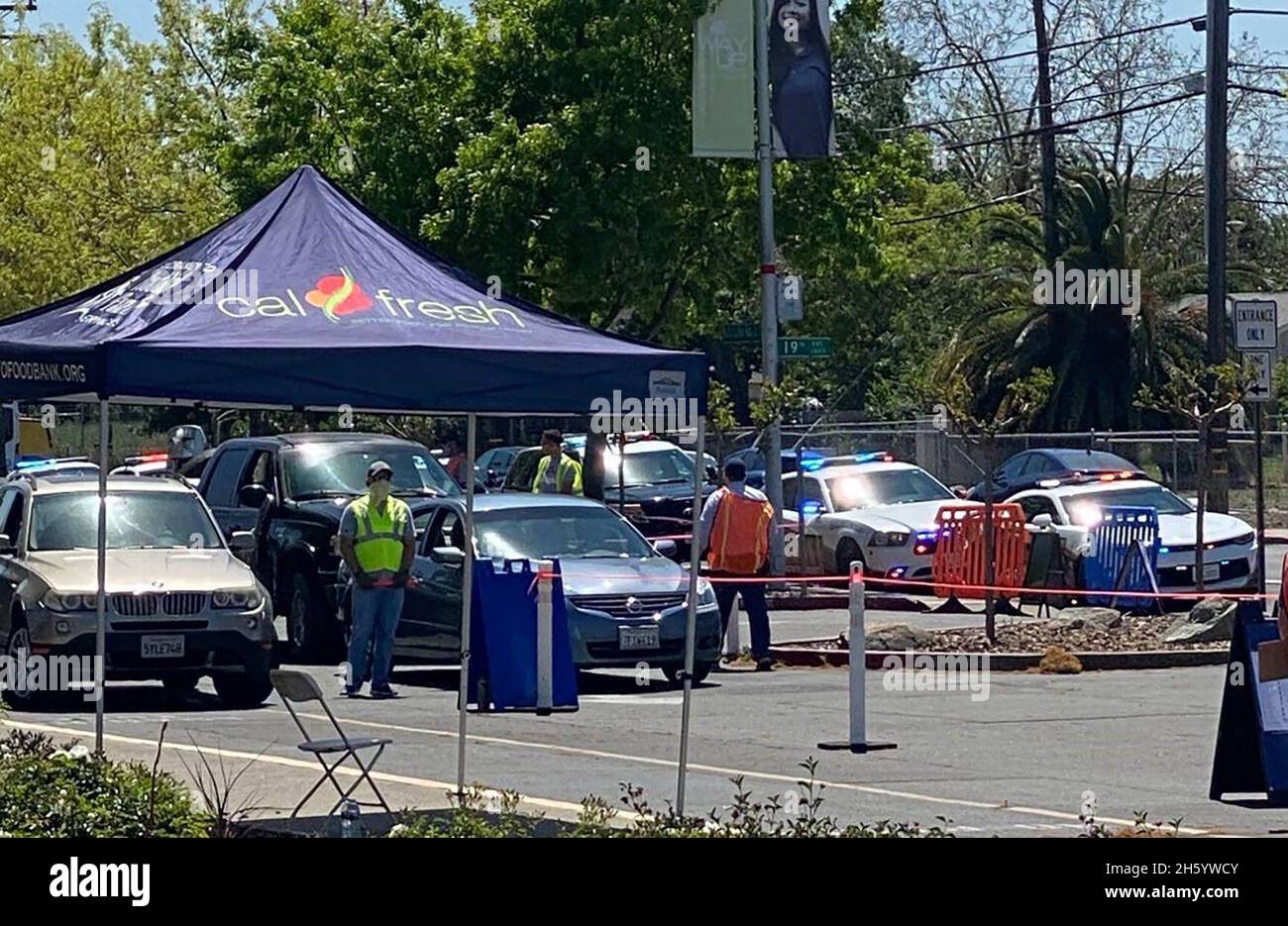 Sacramento Food Bank during the COVID-19 pandemic. ca. 29 April 2020 ...