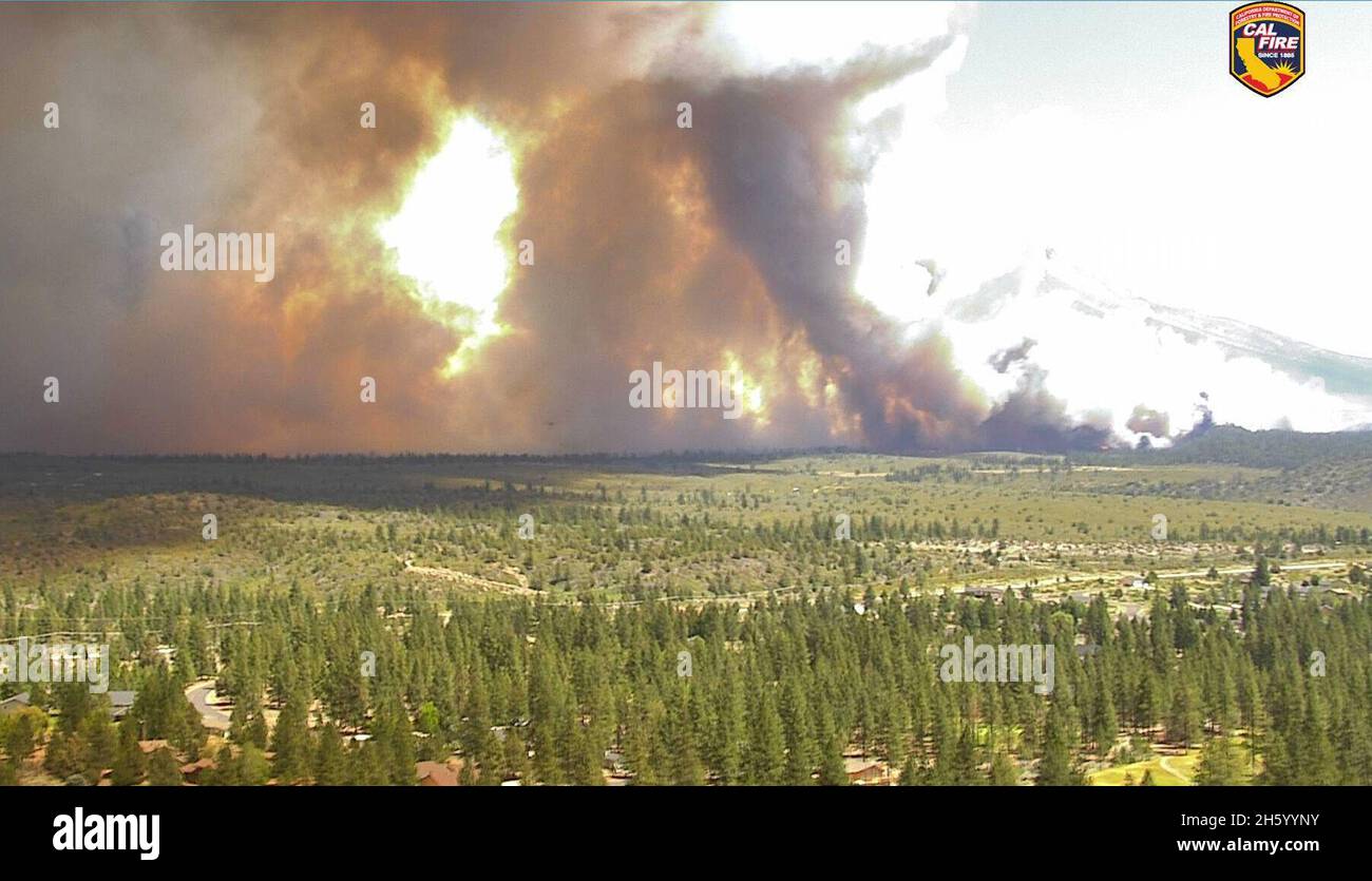 Lava Fire in Shasta, CA, June 28, 2021 from the CalFire wildfire cam ...