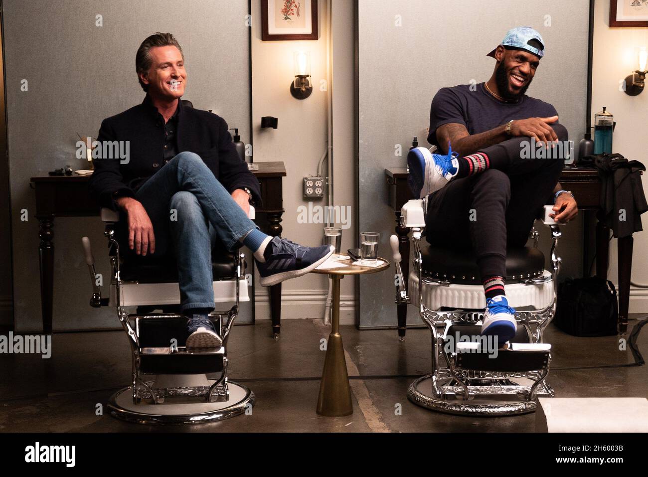 Gavin newsom signing hi-res stock photography and images - Alamy