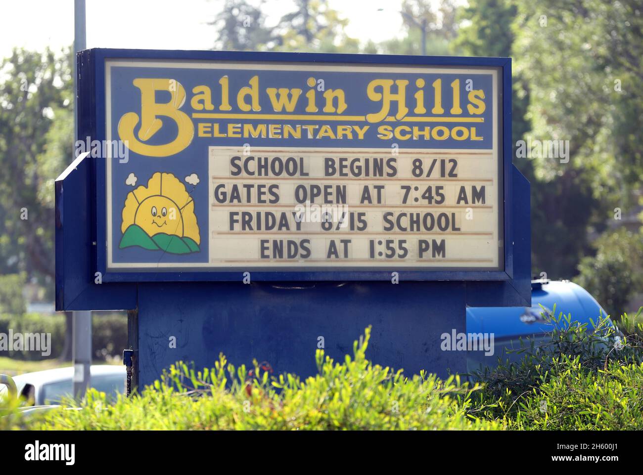 Attorney General Harris Visits Students on First Day of School ...