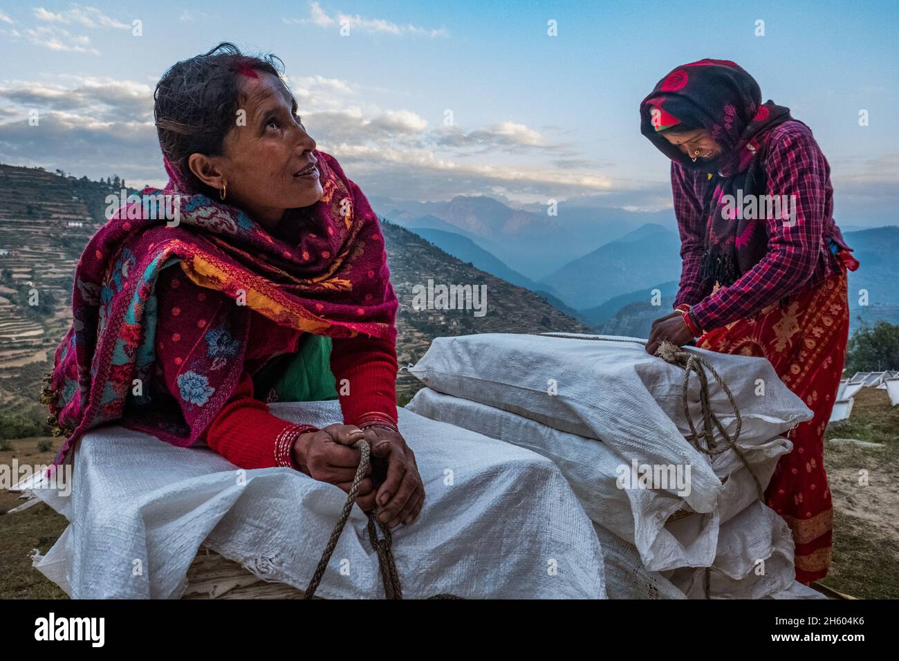 Lokta bark paper hi-res stock photography and images - Alamy