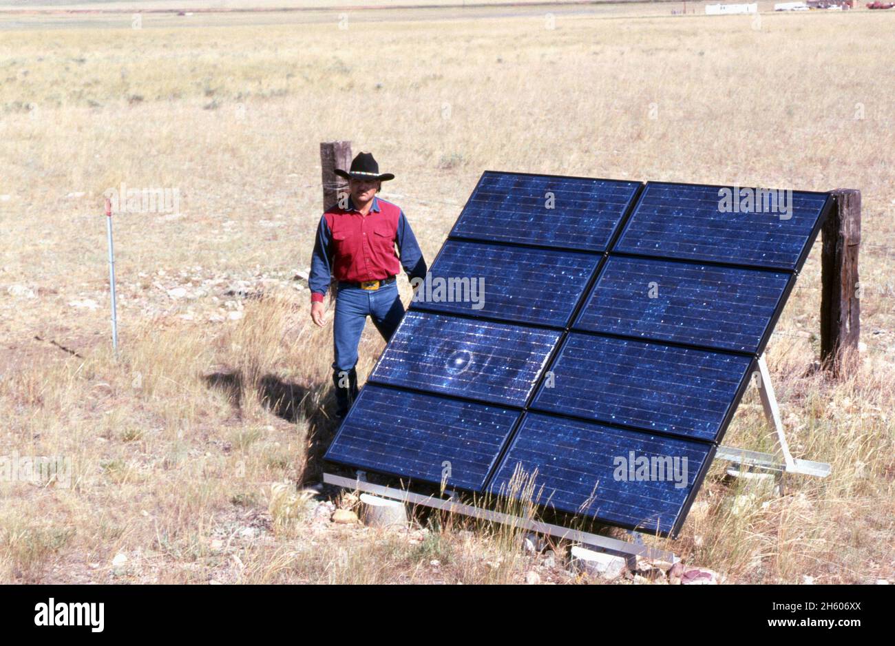 Standing next to solar panels hi-res stock photography and images - Alamy
