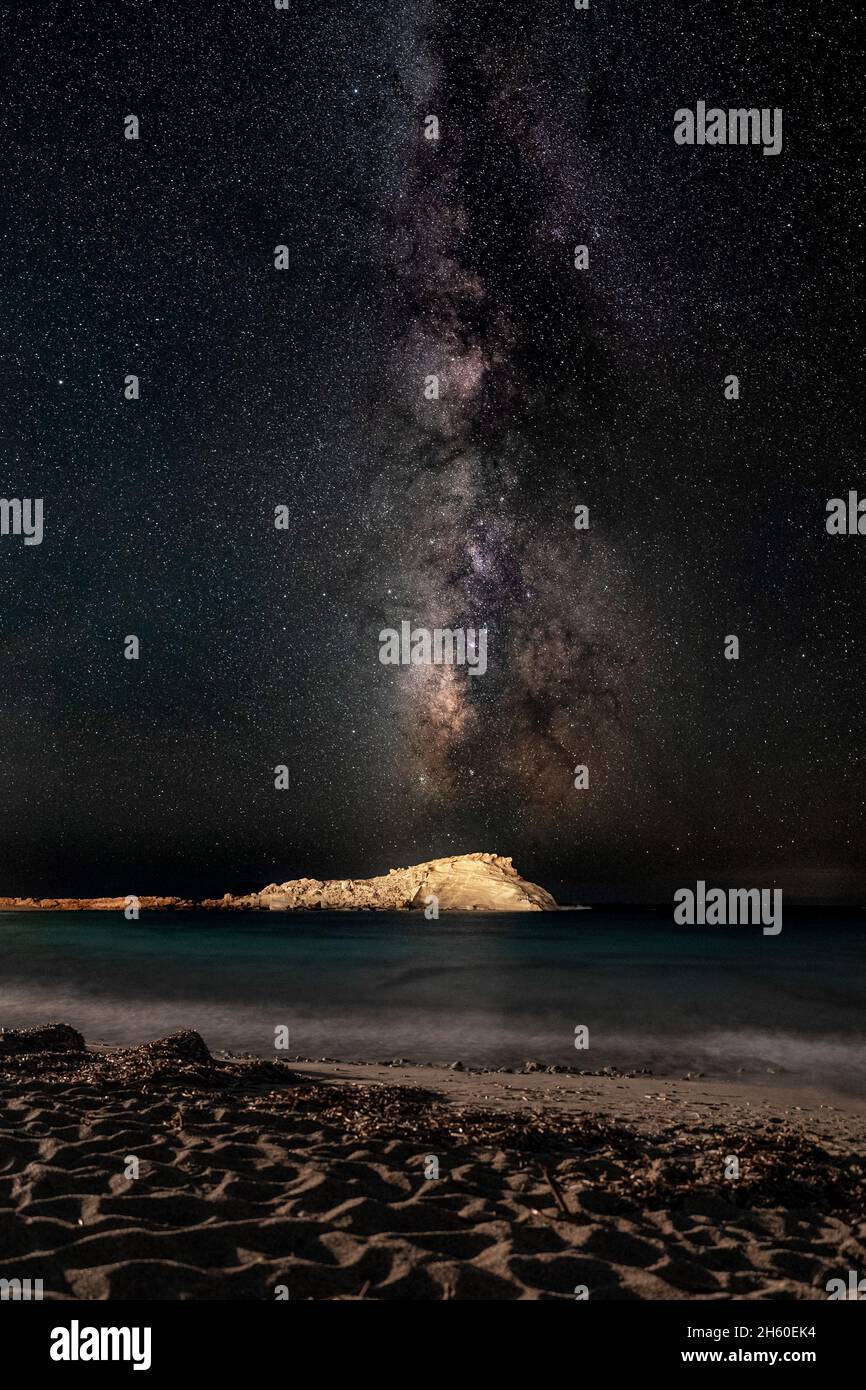 Milky way over sea hi-res stock photography and images - Alamy