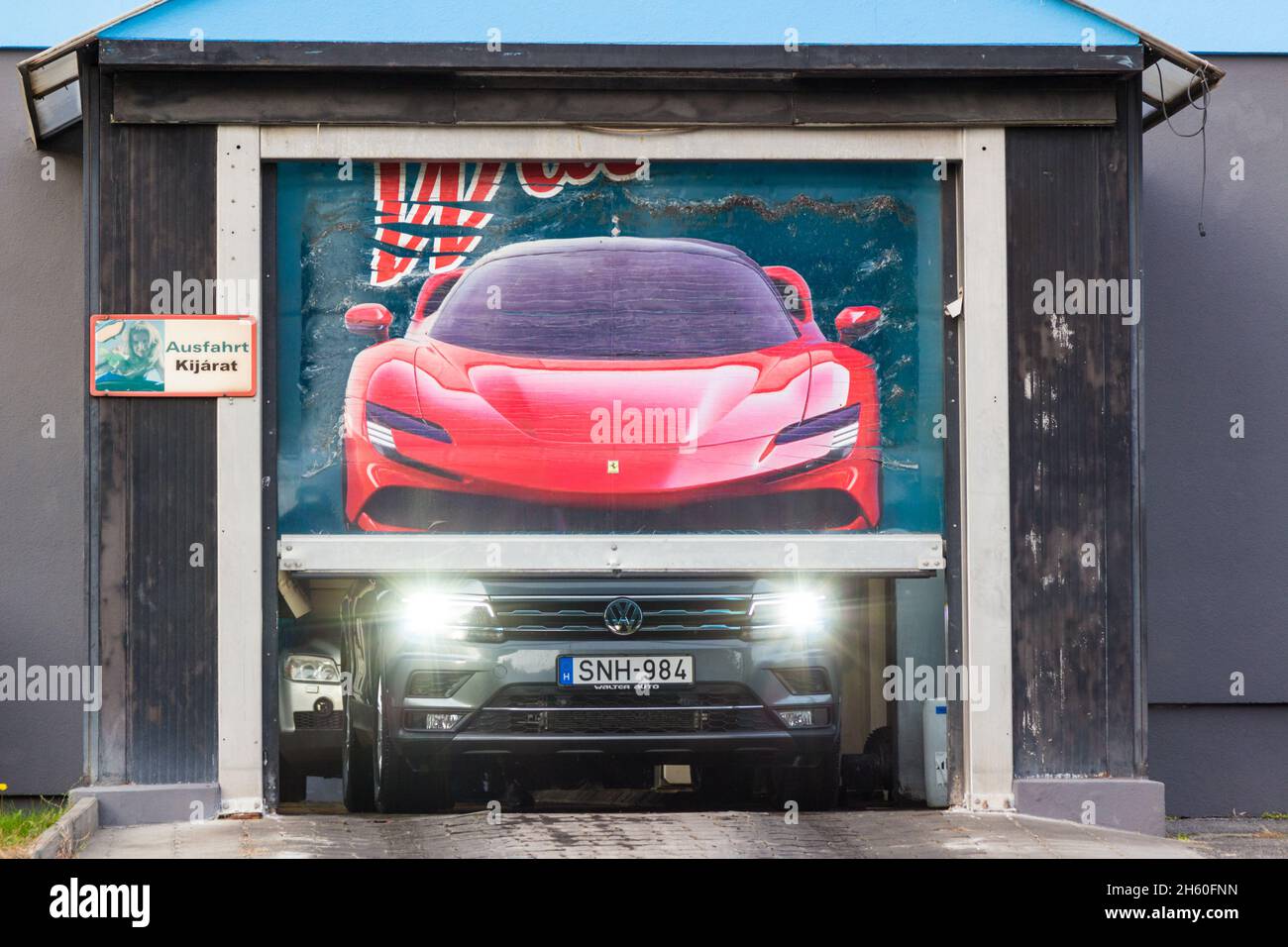 Exit car wash hi-res stock photography and images - Alamy