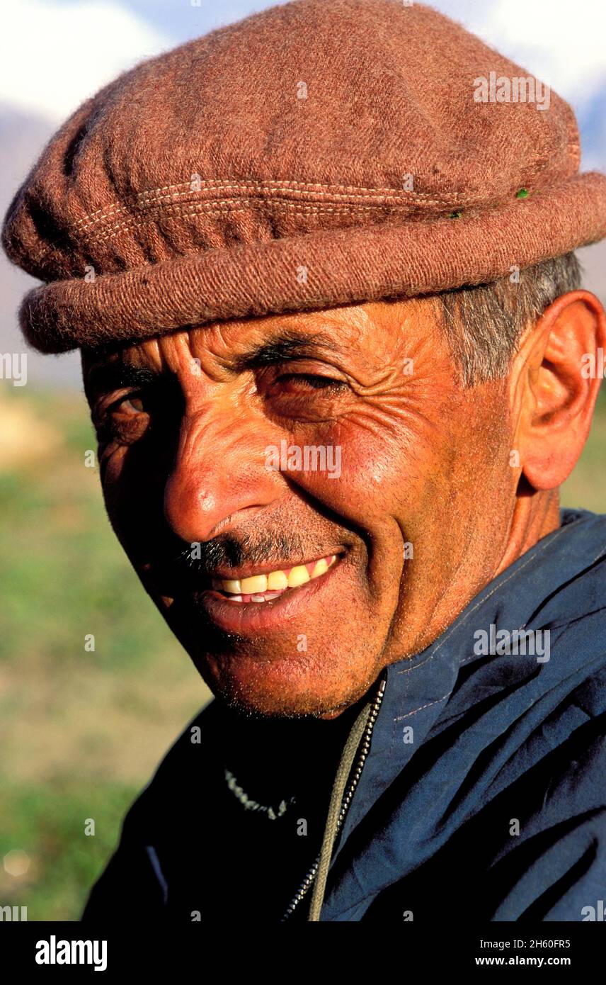 Hunza man, Hunza valley, Passu, North Pakistan Stock Photo - Alamy