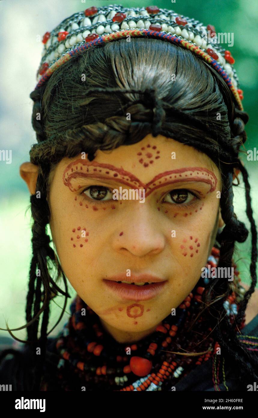Pakistan girl kalash hi-res stock photography and images - Alamy
