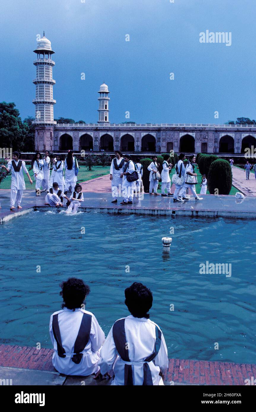 Tomb of jehangir hi-res stock photography and images - Alamy