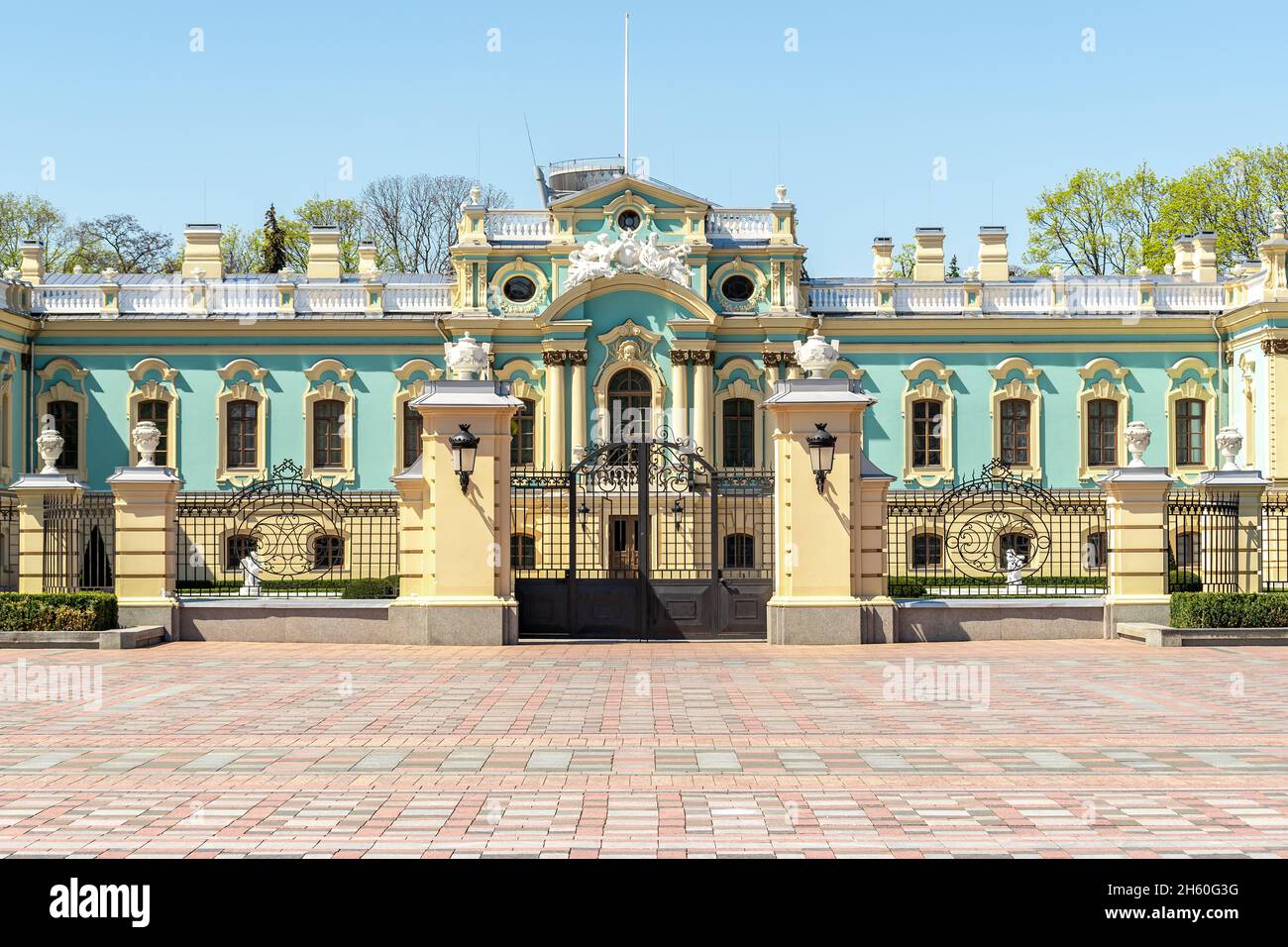 Mariinsky palace hi-res stock photography and images - Alamy