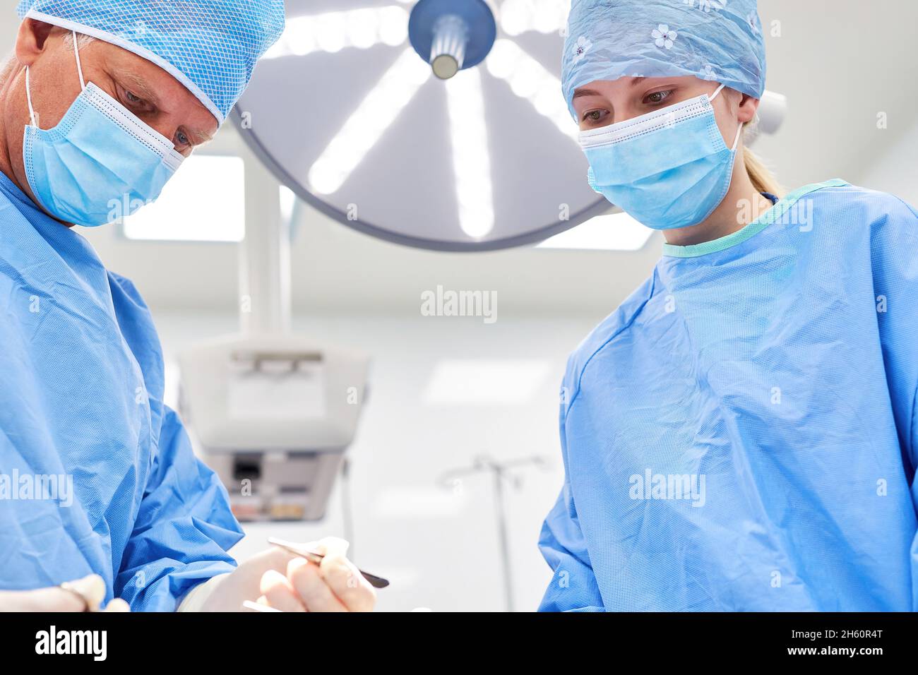 Operating room nurse hi-res stock photography and images - Alamy