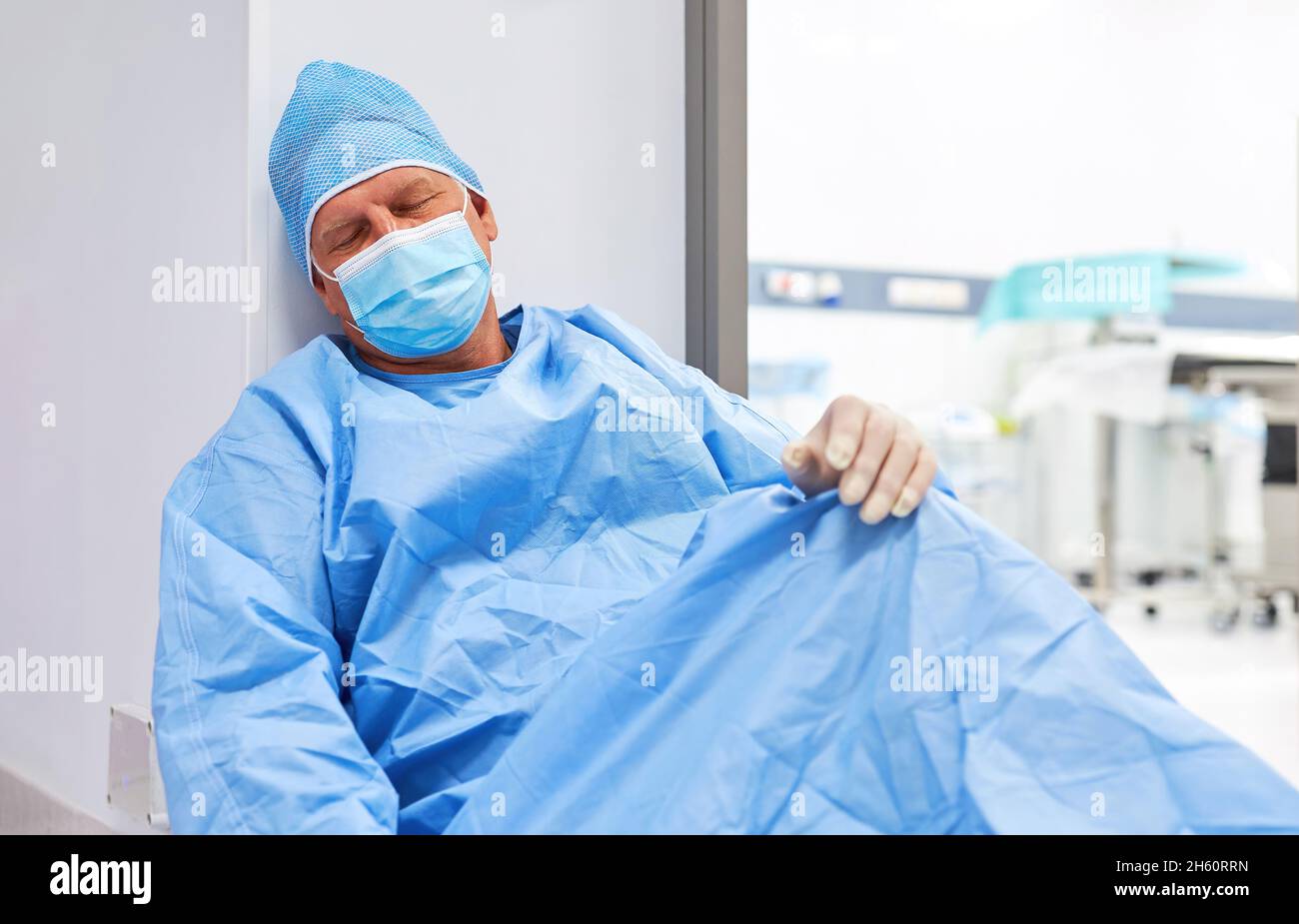 Doctor sleep hi-res stock photography and images - Alamy