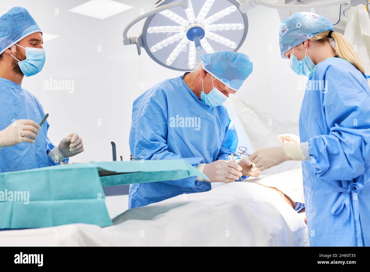 Appendix operation hi-res stock photography and images - Alamy